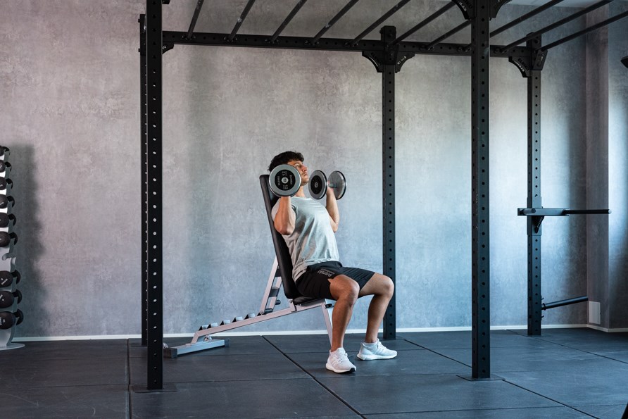 Sittande axelpress | Svenskt Kosttillskott